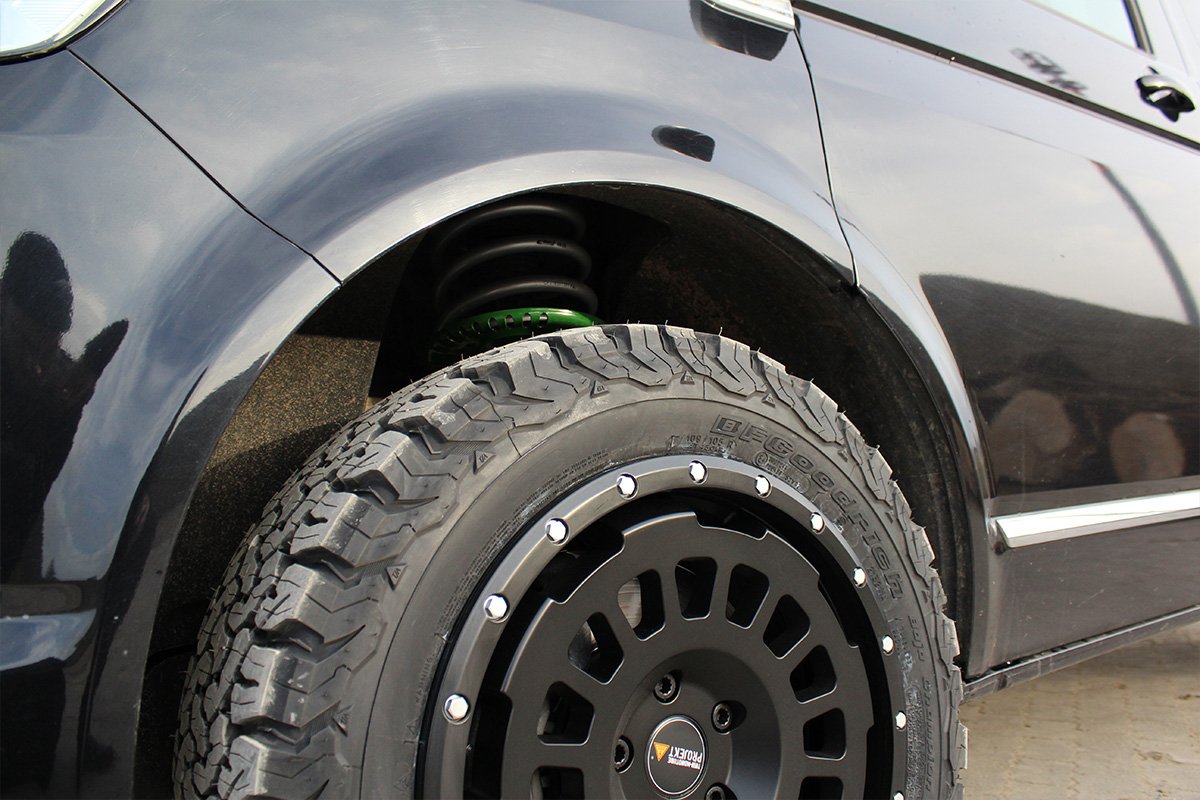 Allterrain Felgen Satz 8,5x18 schwarz für VW T5 T6 T6.1 Twin Monotube Projekt AT Projekt AT ...