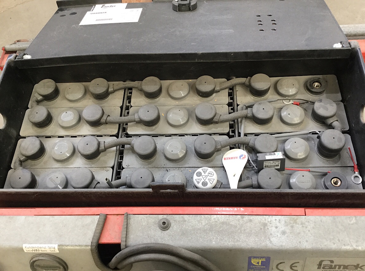 Famek AB STRINGO 550 VEHICLE MOVER Fahrzeugrangiergerät, defekt Fehler ...