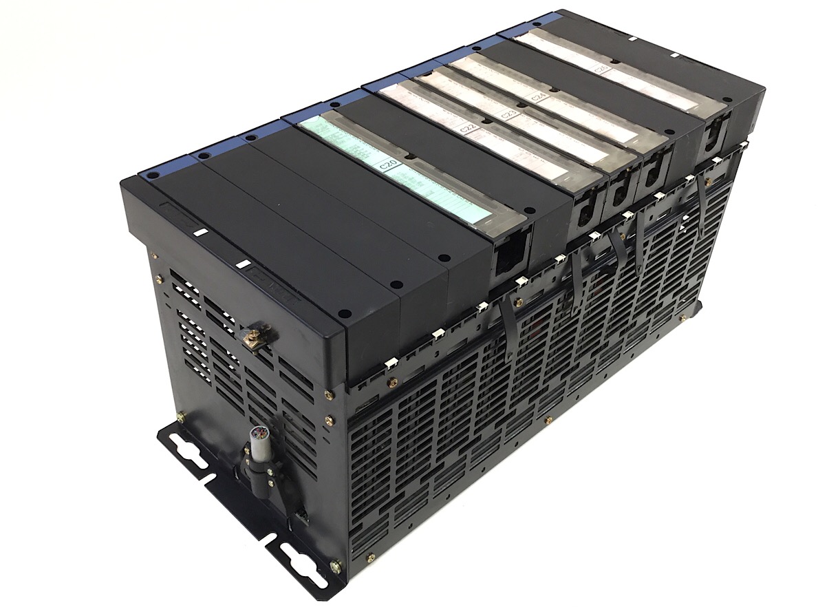 Telemecanique TSXRKS8 Gestell mit diversen Modulen z.B. 3x TSXDST1635....