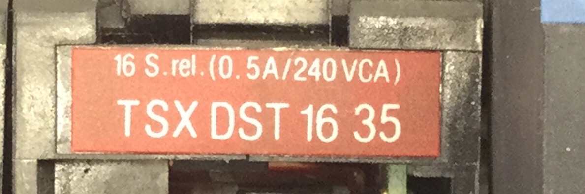 Telemecanique TSXRKS8 Gestell mit diversen Modulen z.B. 3x TSXDST1635....