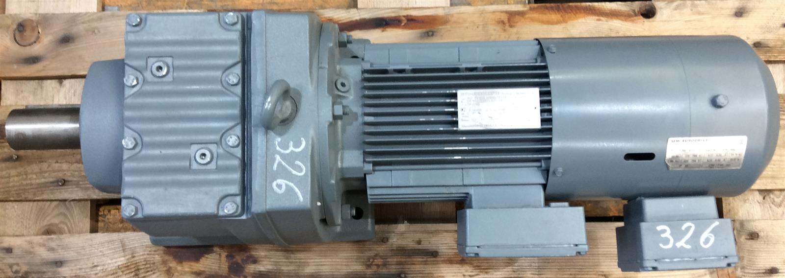 Sew EuroDirve R87 DV100L4/BMG/TF/ /S Getriebemotor 50Hz 230/400V 11/6,3A