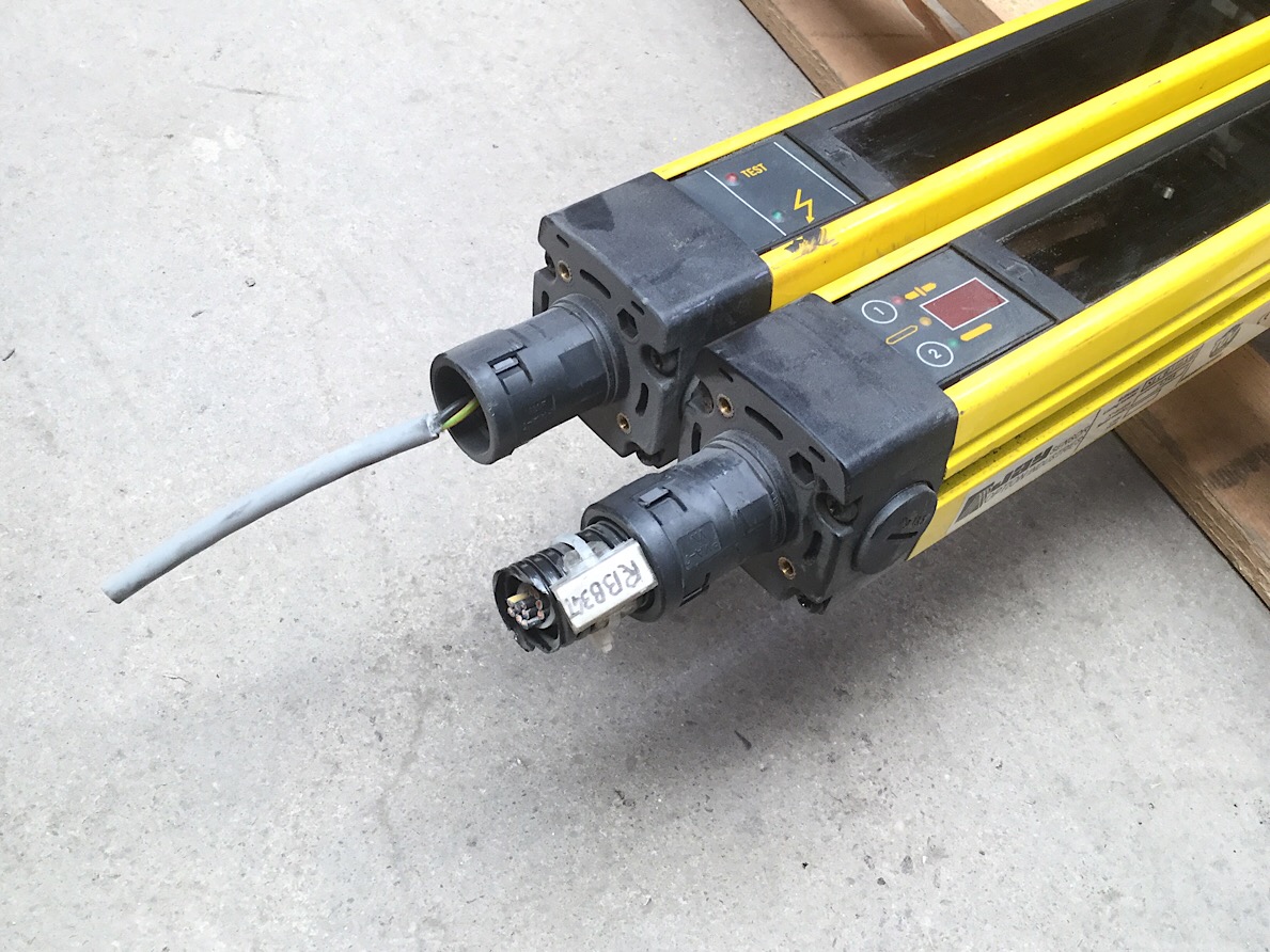 1x Jay Electronique SLCR310A4 Empfänger + 1x SLCT310A4 Sender Lichtschranke