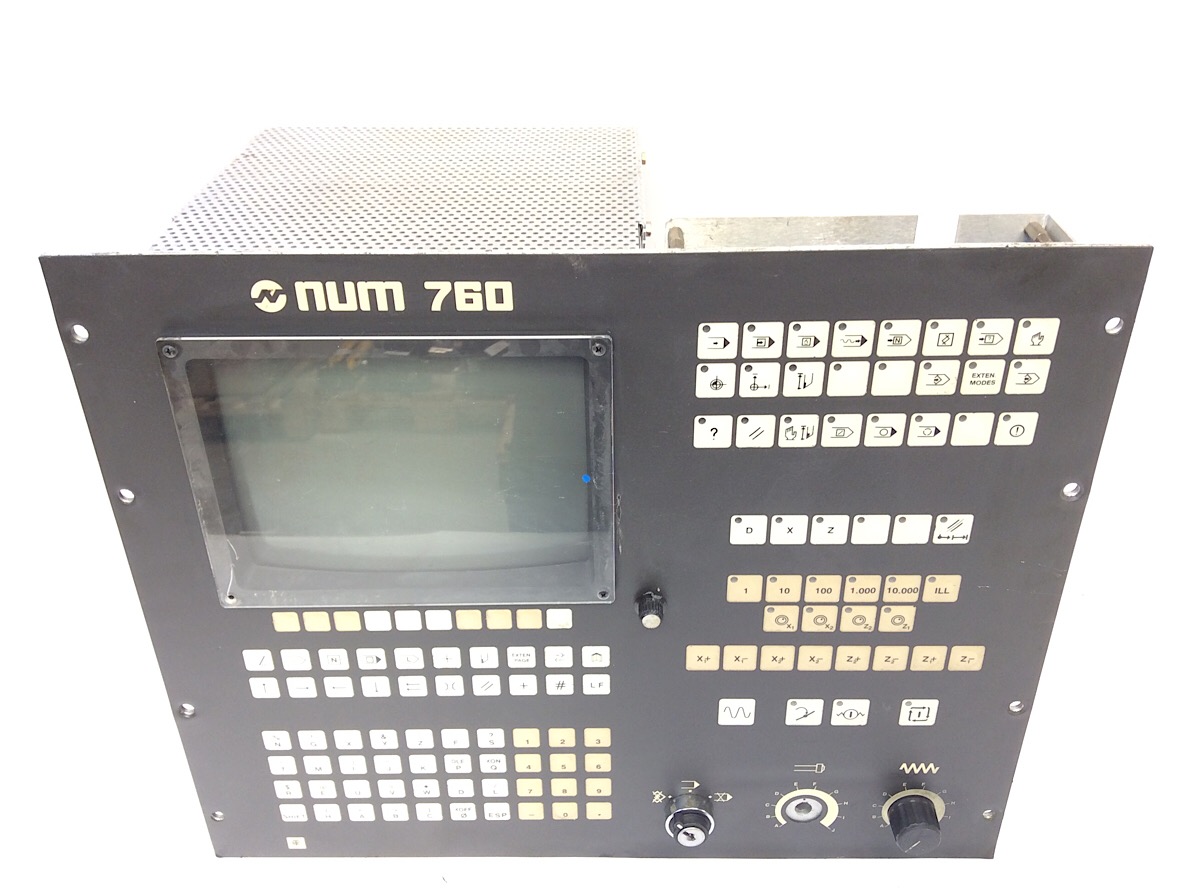 Num 760 Operator Panel mit MVB 241 NU Monitor 9" Mono