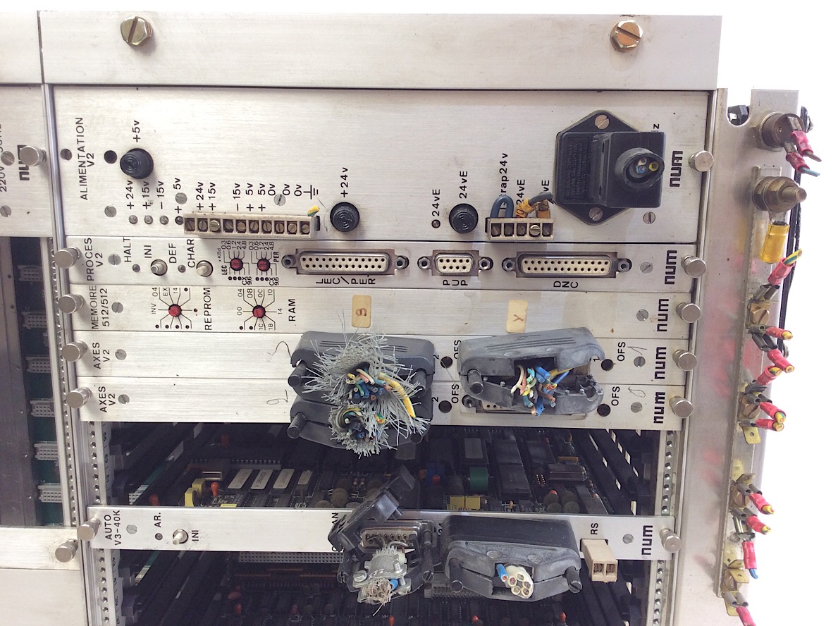 Num 760 T mit 15 Modulen 220V 50/60 Hz