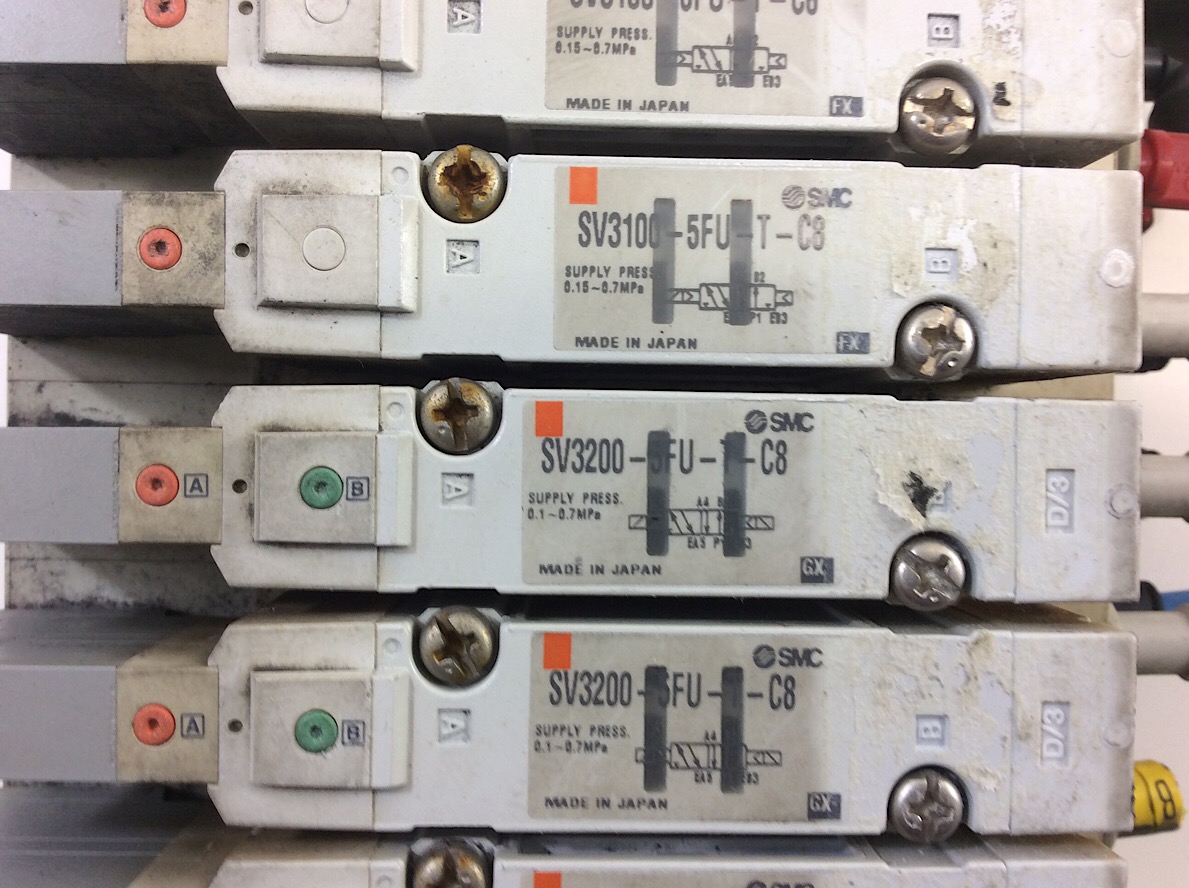 3x SMC Ventielinsel mit div. z.B. SV3100-5FU-T-C8, Druckluftverteiler