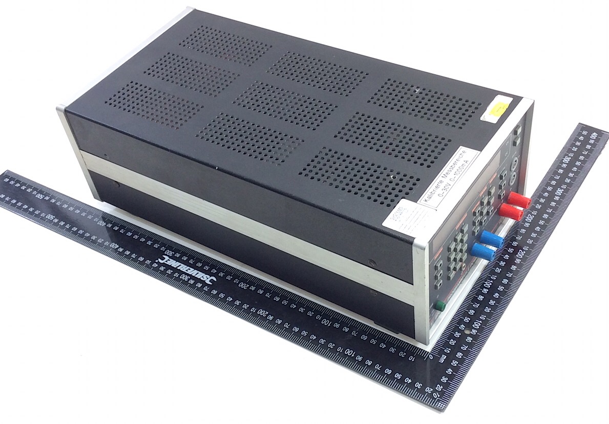 Toellner TOE 8704 8702/4-2 Programmable Power Supply 48-65Hz 400VA MAX