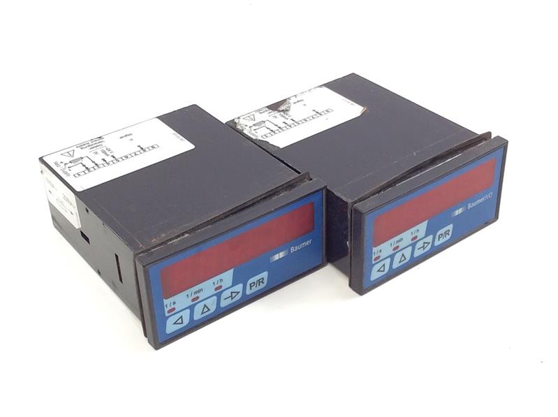 2x Baumer TA200.002AXA1 P01A Digitaler Tachometer Zähler ~115/230VAC 50 ...