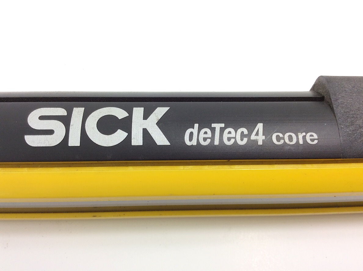 1x Sick deTec4 core C4C-EA12010A10000 1x Sick C4C-SA12010A10000