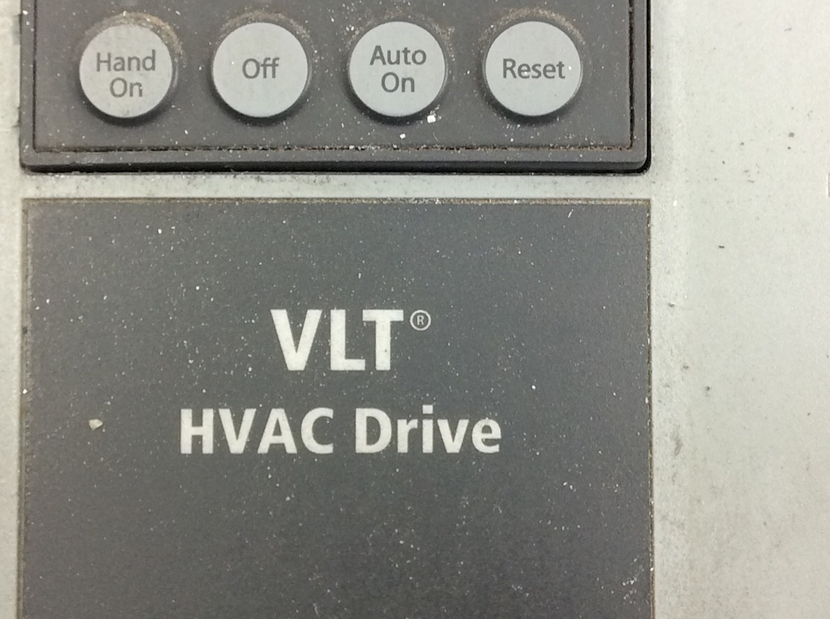 Danfoss VLT HVAC Drive Frequenzumrichter mit LCP 102 Control Panel Type ...