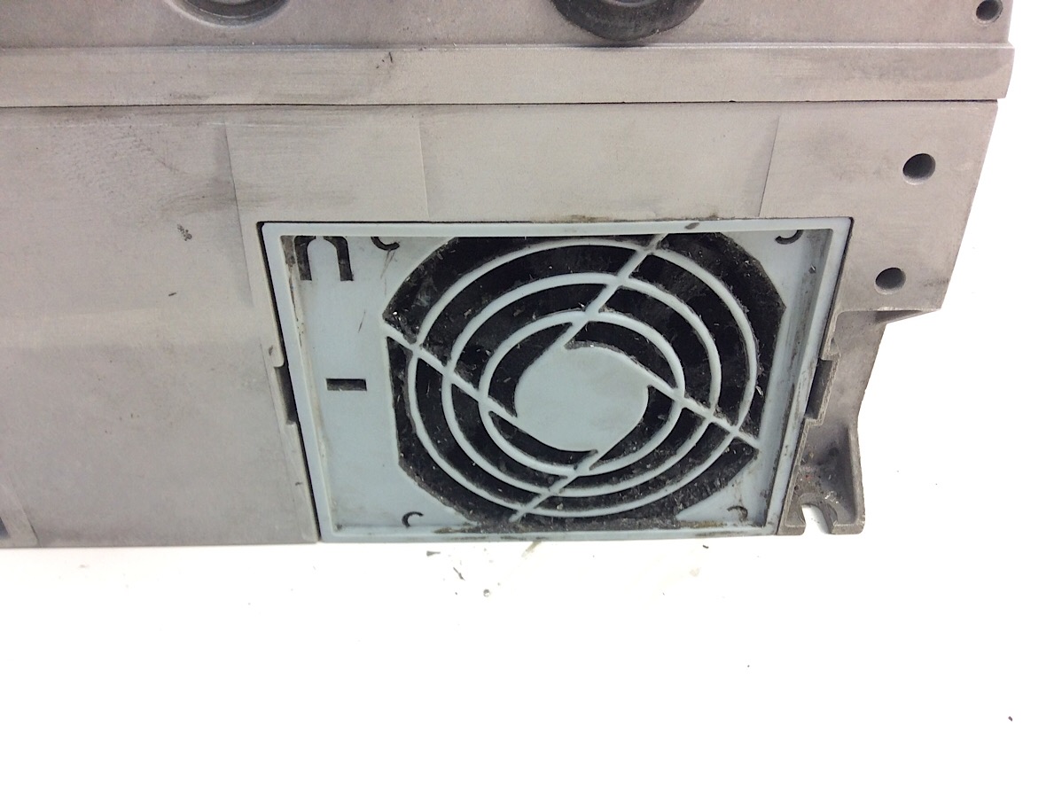 Danfoss VLT HVAC Drive Frequenzumrichter mit LCP 102 Control Panel Type ...