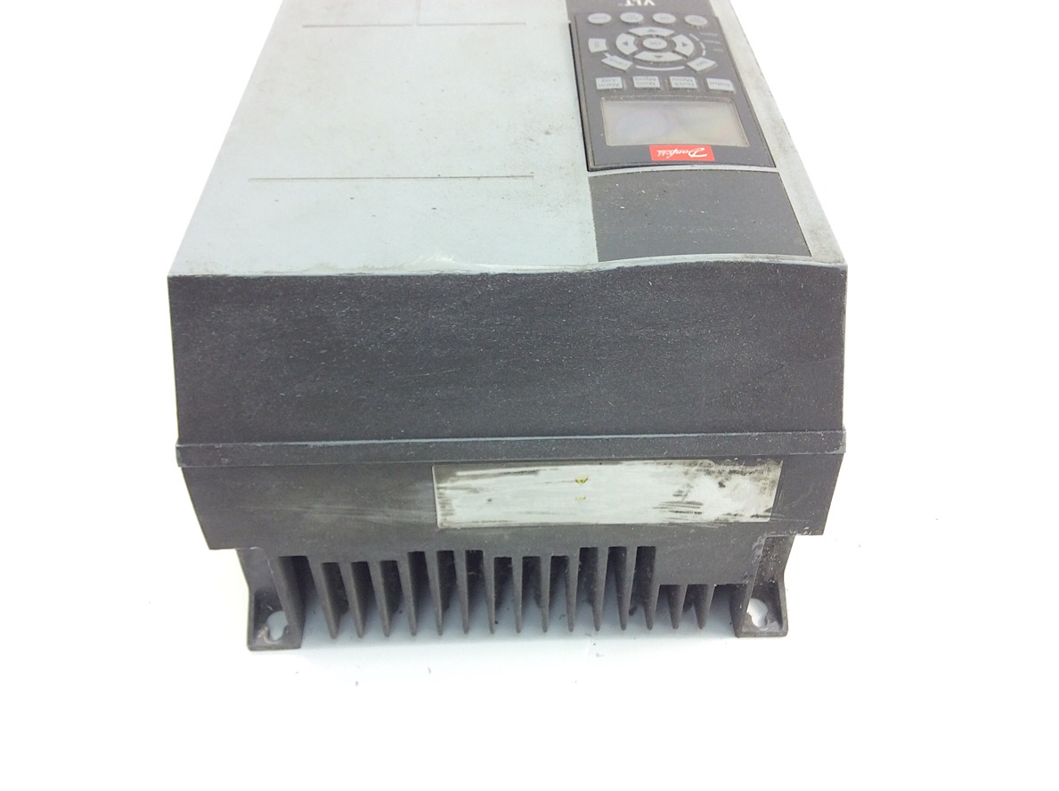 Danfoss VLT HVAC Drive Frequenzumrichter mit LCP 102 Control Panel Type ...
