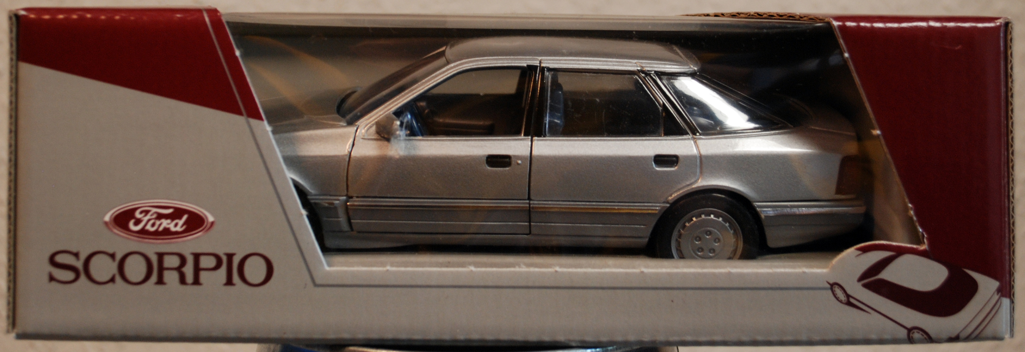 1985 Ford Scorpio 1:25 Silber Schabak 1500